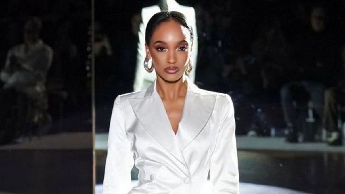 How To Recreate This ‘Satin Ponytail’ Look From LaQuan Smith’s Fall ...